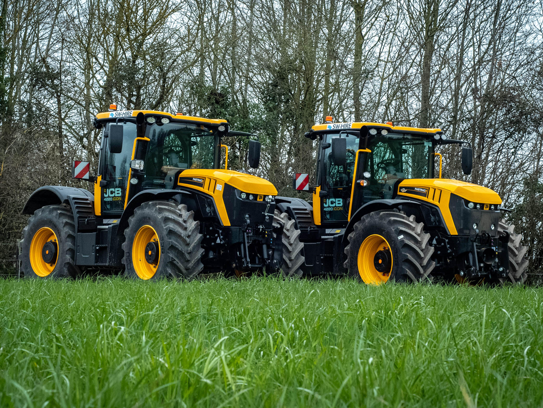 JCB 4220 iCON Fastrac | Tractor Hire | UK & Nationwide | SW Hire